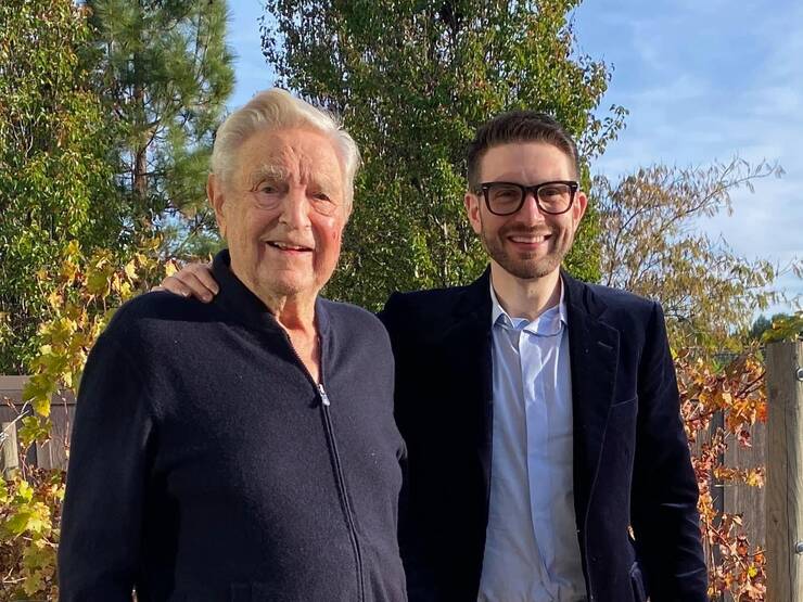 Fiul lui George Soros dezminte că fundațiile sale părăsesc Europa ...