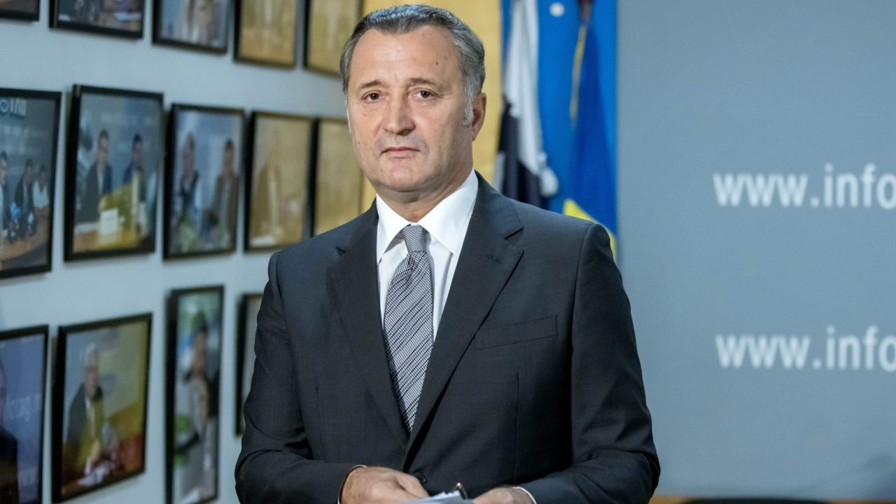 Vlad Filat: „Dincolo de fotografii, premii binemeritate și imagine pe ...