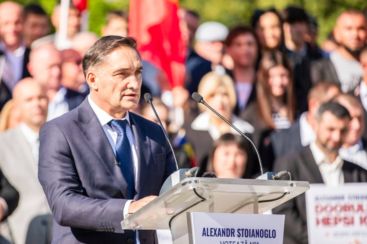 (FOTO) Alexandr Stoianoglo s-a lansat în campania electorală în fața ...