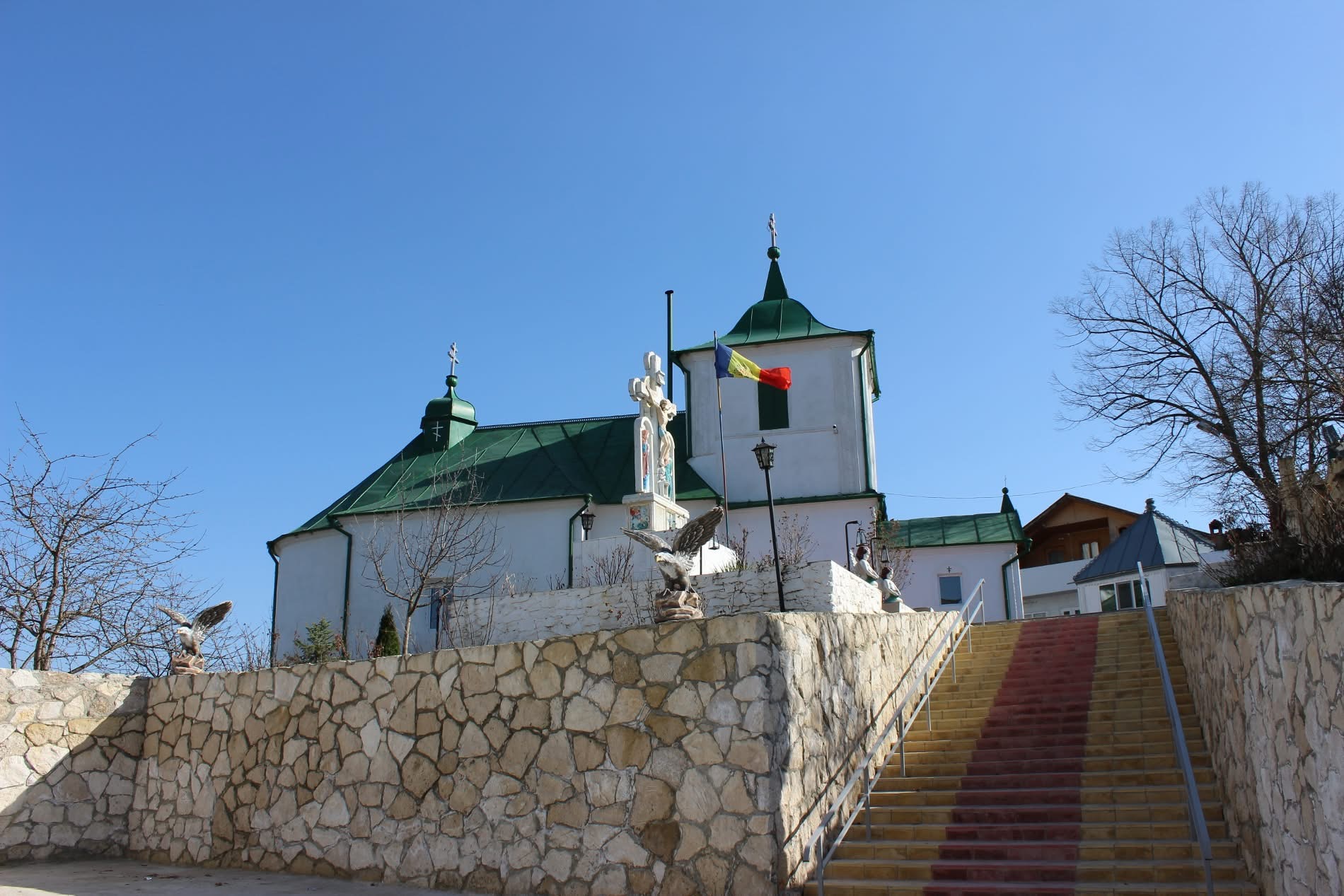 Curtea Supremă de Justiție confirmă definitiv dreptul Mitropoliei Basarabiei asupra bisericii ...