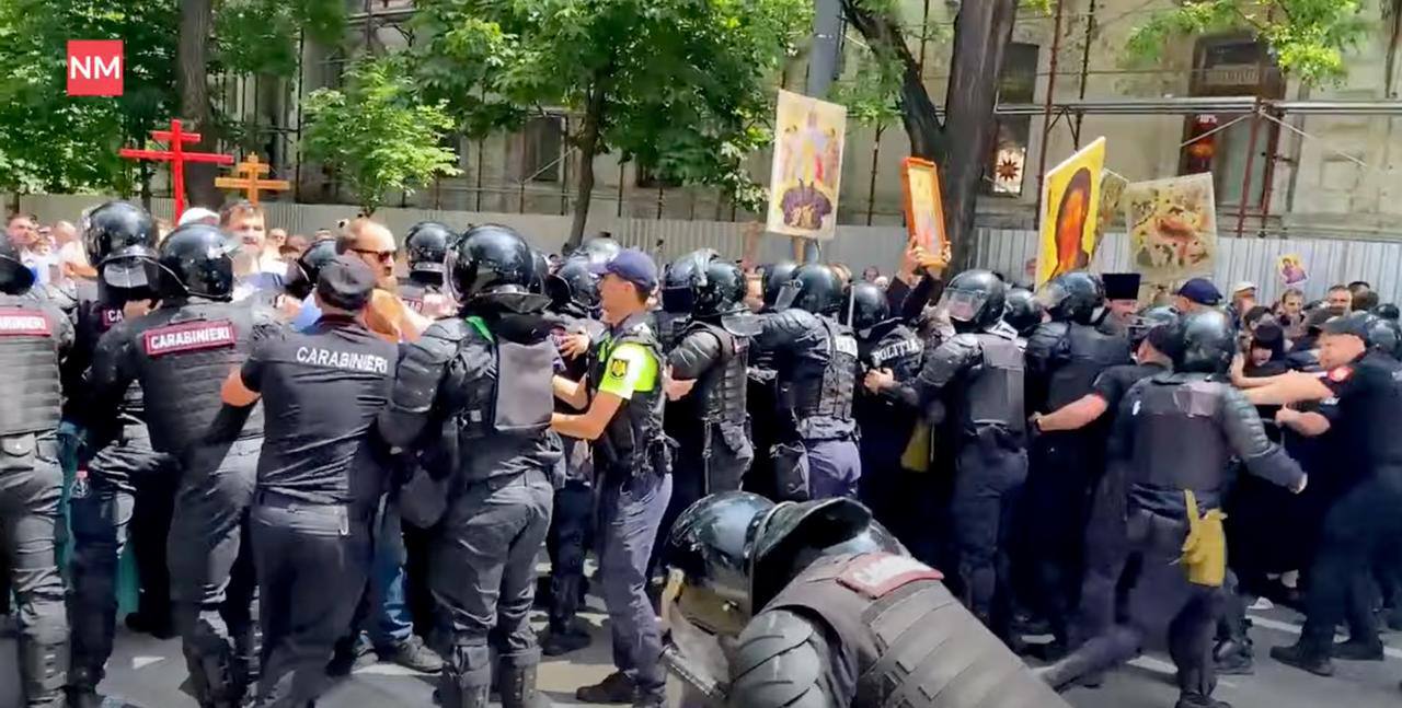 Poliția, despre incidentele din centrul capitalei: „A fost un grup ...